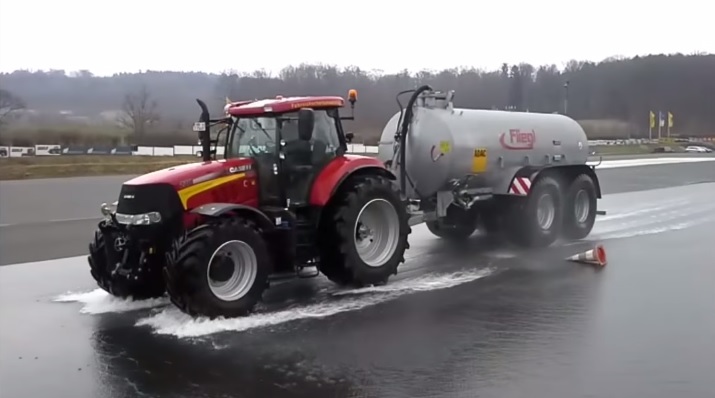 ADAC / DLG tractor rem en uitwijk training.