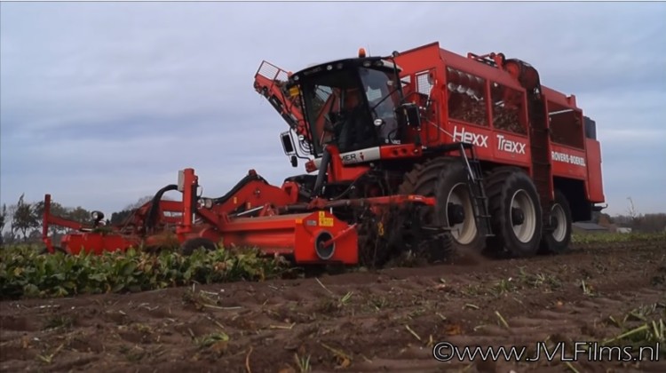 Bietenrooien met de nieuwe Hexx Traxx Agrifac 12 rijer van Rovers ...