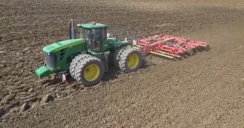 Case Quadtrac 580 & John Deere 9330