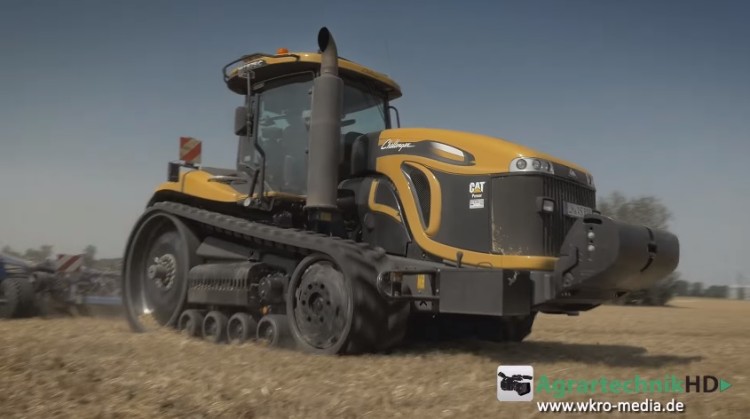 CHALLENGERS TRACTORS IN ACTION | MT875C & MT865 | Biggest tractors ...