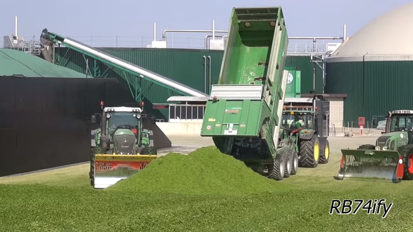 Triticale Silage 2016 - CLAAS Jaguar 980, FENDT en JOHN DEERE Tractoren