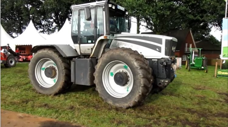 2 BIJZONDERE TRACS: MALI Li-TRAC 300 (300 PK) en een DOPPSTADT TRAC 200 ...
