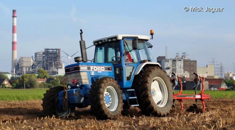 Ford 8210 + Vogel & Noot ©XM950 3-schaarploeg -- Mick Jaguar