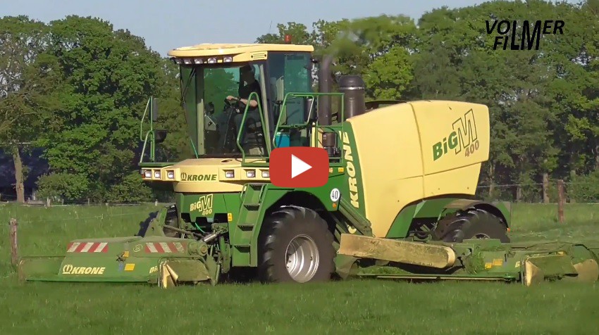 Asbreuk Haaksbergen -- Gras maaien met de Krone Big M 400 zelfrijdende ...
