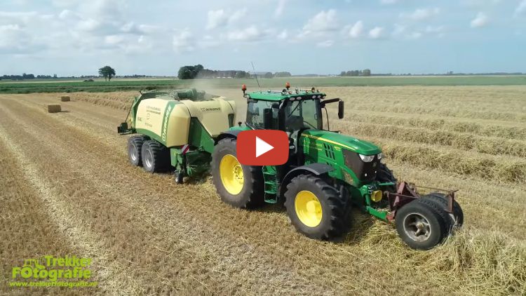 Loonbedrijf Wilgenburg aan het stro persen.. John Deere 6215R met Krone ...