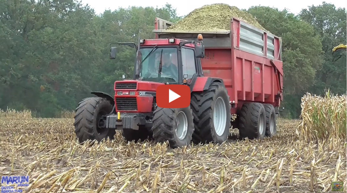 Loonbedrijf Smits Mierlo. Mais hakselen 2019 met een John Deere 7450i en een Case IH 1056XL ...