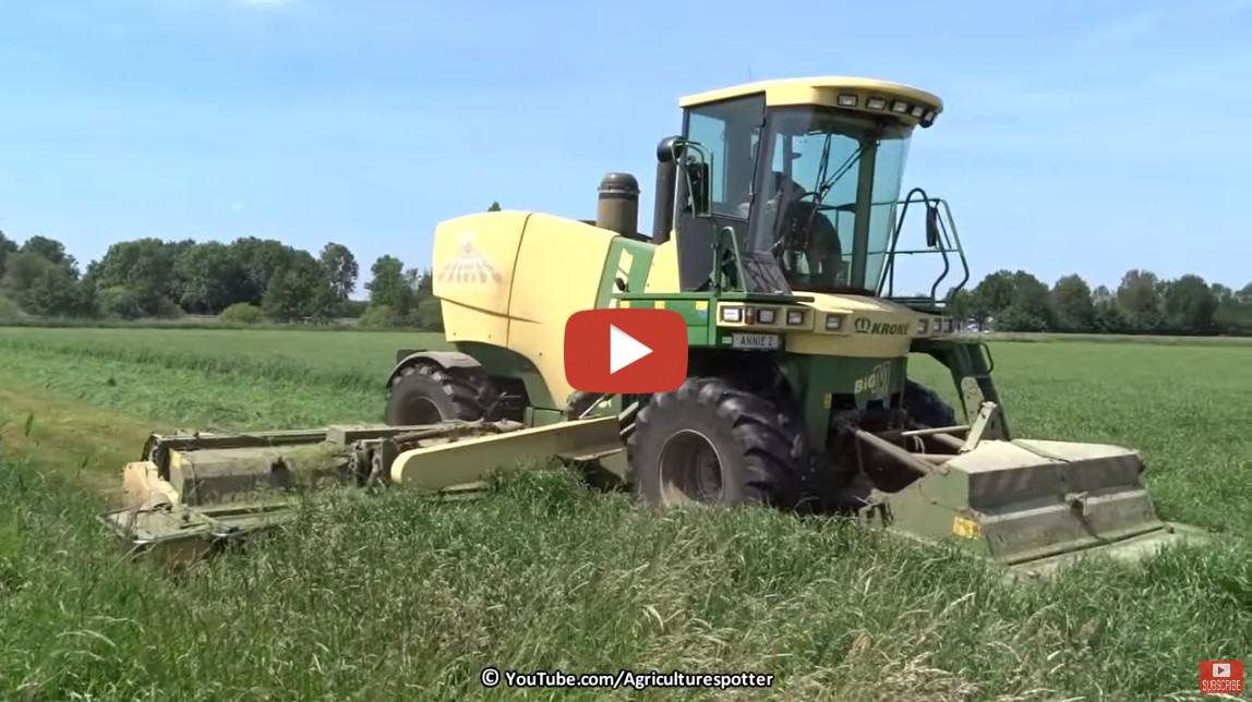 Loonbedrijf: Fa. W. Timmer & Zn. Gras maaien met een Krone BiG M 400 ...