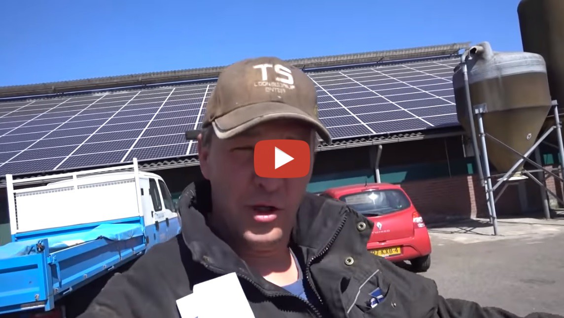 Alex heeft zonnepanelen en daar moet nog een kabel voor worden gelegd ...