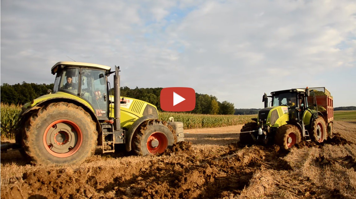 Modderen in de mais 2020 -- Claas Axion 850 & Arion 530 vastgereden