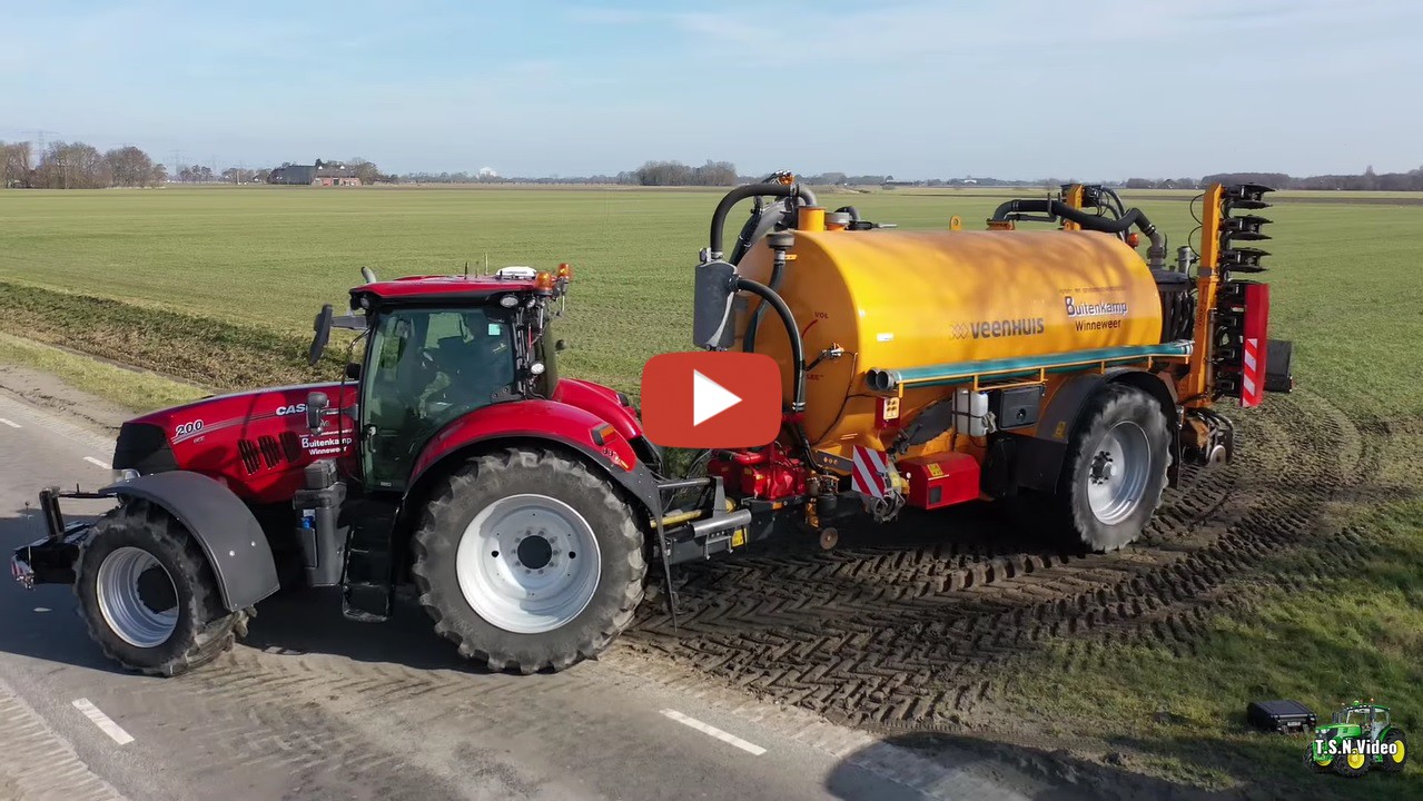2021 - Loonbedrijf: Buitenkamp uit Winneweer aan het zode bemesten met ...