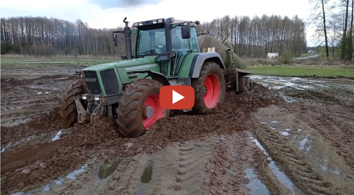 Vastgereden -- Mest uitrijden in Polen met een Fendt trekker. Daar is ...