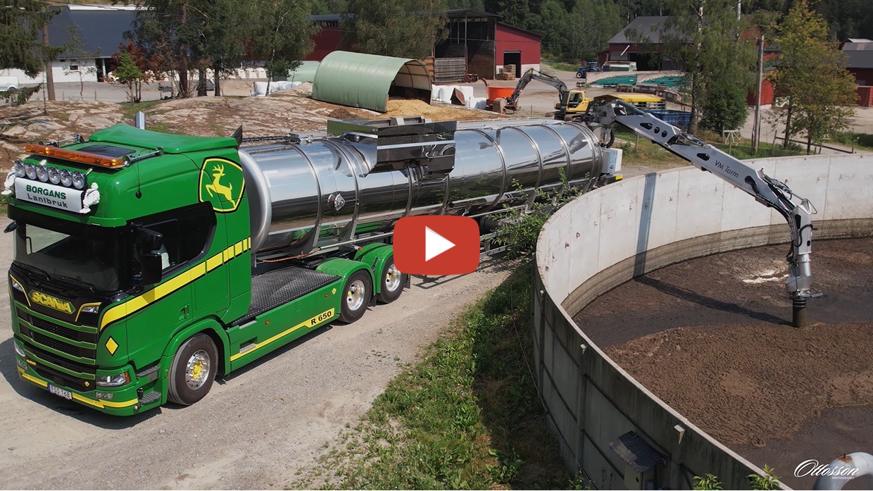 Scania V8 in John Deere kleuren.... Mesttransport in Zweden..... Ottosson photography