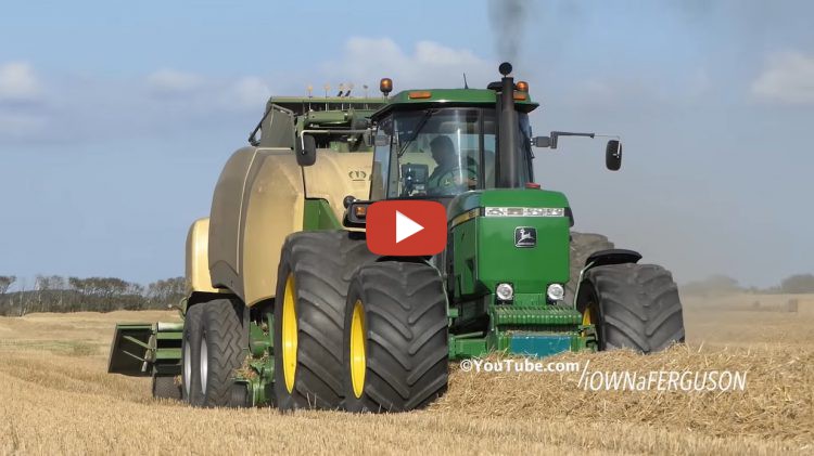 Stro persen in Denemarken - 2021- met een John Deere 4955 en een Krone ...