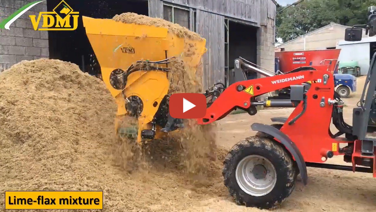 *De alleskunner CV2R van VDMJ MACHINERY Voor boxerstrooien, voeren etc