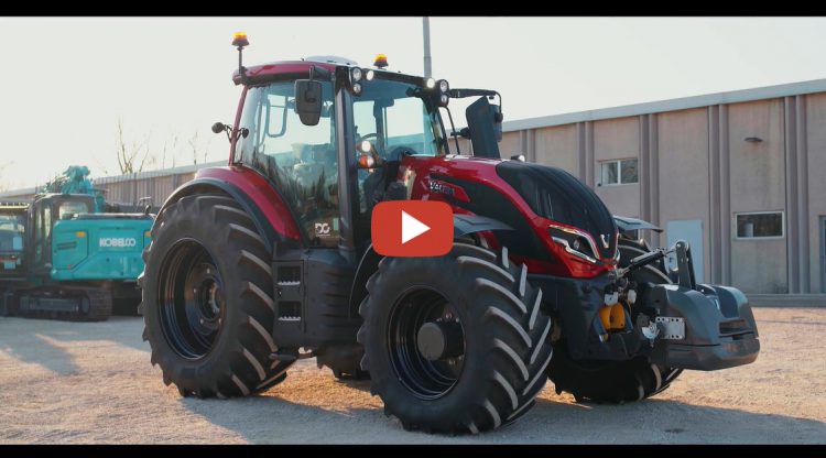Valtra T255 Unlimited Red -- Limited edition i.v.m. het 70 jarige ...