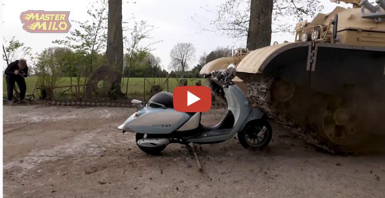 MasterMilo -Tank vs Scooter- Hey mensen, kijk hoe deze scooter wordt ...