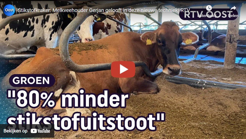 De stikstofkraker haalt ammoniak uit het mest van zijn koeien ...