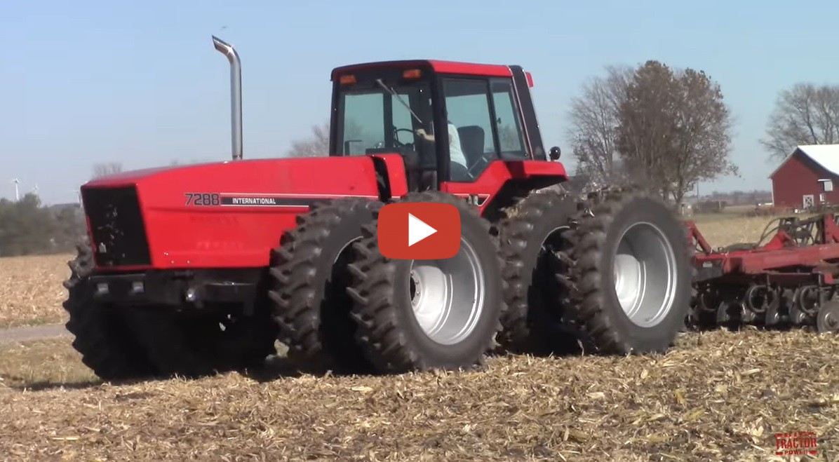 Land los trekken met een INTERNATIONAL 7288 STS tractor..Illinois USA ...