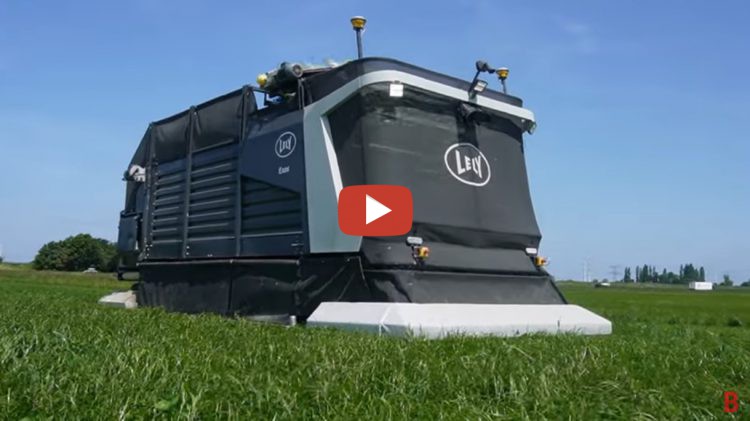 Boerderij.nl --Vers gras automatisch maaien en voeren met Lely Exos ...