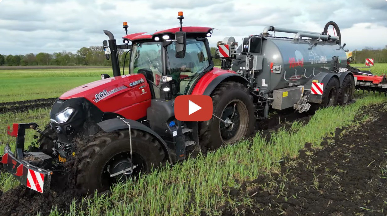Vastgereden met een Case 260 trekker & Wienhoff tanf bij het mest ...