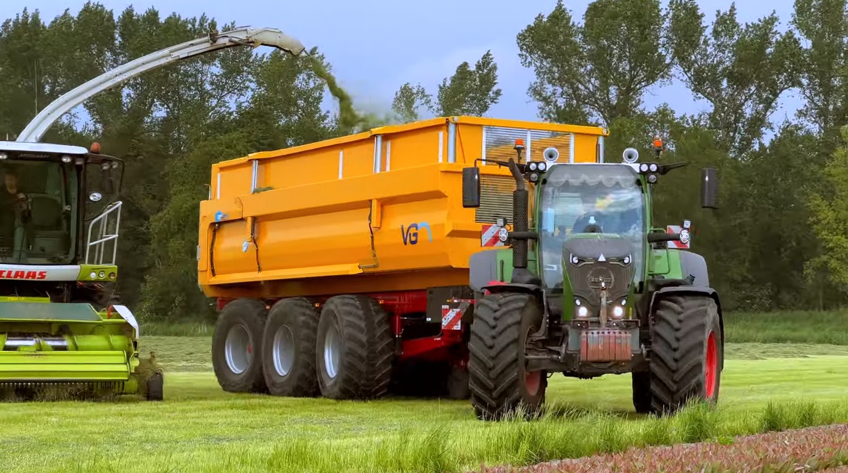 VGM | Van Ginkel Machines - VGM Everest 30 met hydraulisch zijwandsysteem