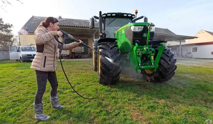 Angela Steiner - Nu met de hoge druk spuit. Dat gaat beter.