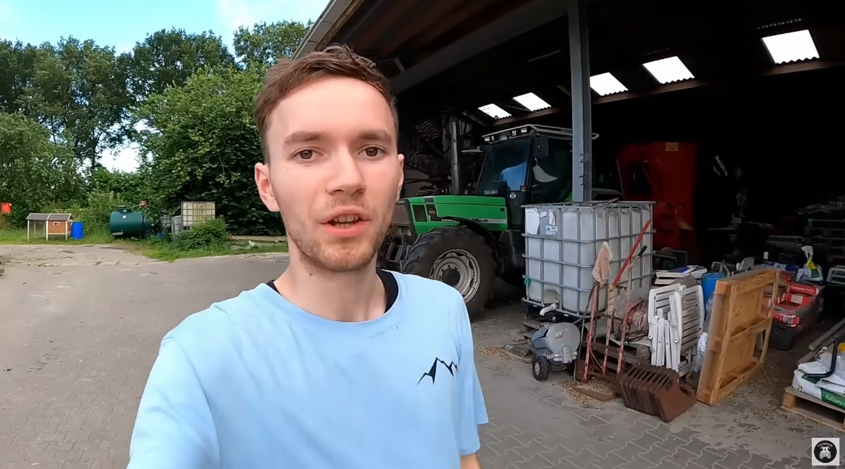 Nlfarming- Bij Robin worden ronde balen geperst. Watervoorziening in de ...