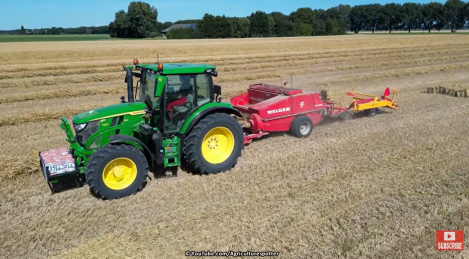 Agriculturespotter -- Stro balen persen in Zeewolde met een John Deere 6R 150 en een Welger AP ...