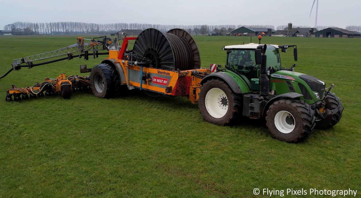 Flying Pixels Photography -- Sleepslang zodebemesten door Loonbedrijf ...