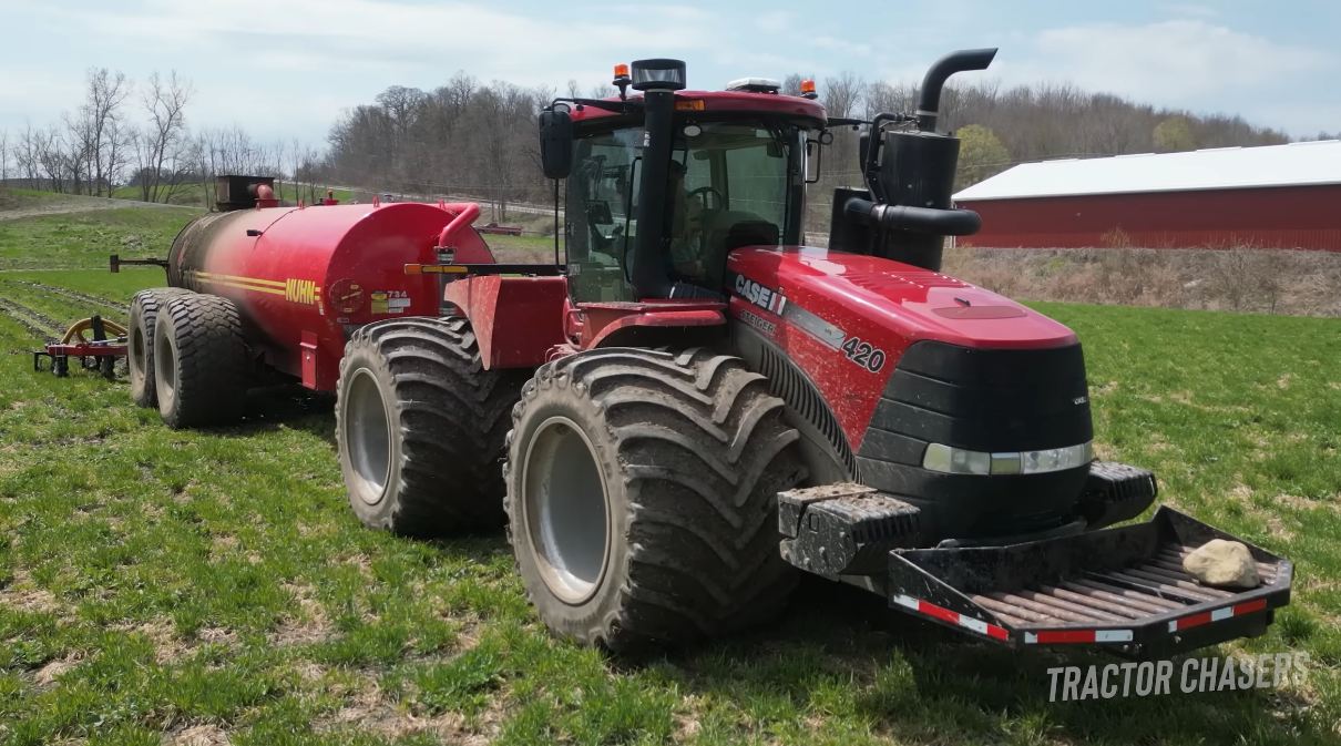 Drijfmest uitrijden in de USA met een Case IH 420 Steiger met een 9000 ...