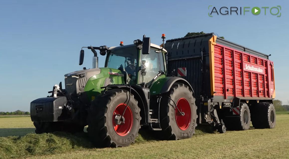 De familie Zonderland (Lelystad) aan het inkuilen 2025 met ...