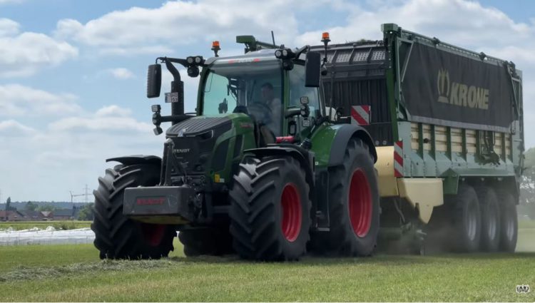 Loonbedrijf Stassen met een nieuwe Fendt Vario 618 + Krone ZX 470 GL ...