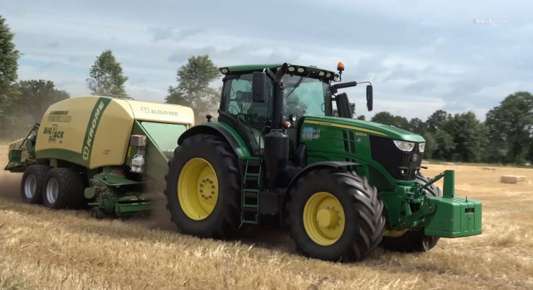 Loonbedrijf Wemekamp (Hellendoorn) met hun John Deere 6250R en Krone ...